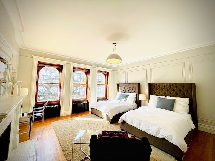 Men Only, 2 Queen-size Beds, No Pets - New York