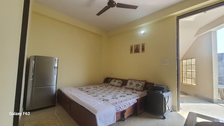 1 Bhk Furnished Ac/hi Speed Wi-fi/washing Machine. - New Delhi