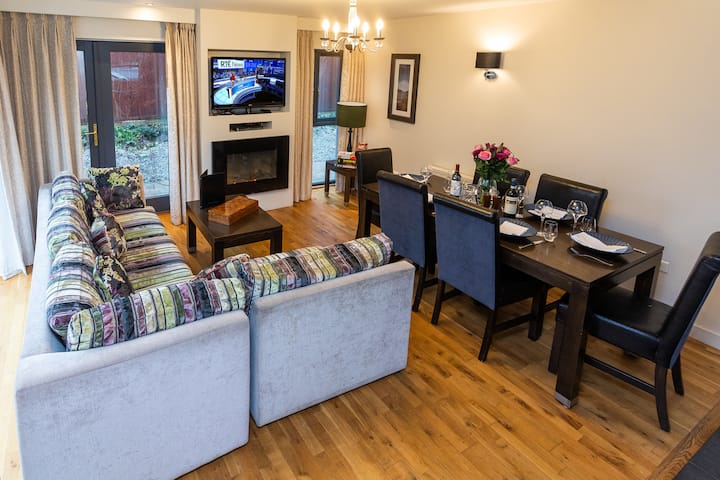 Large Quiet Town Centre Property - Killarney