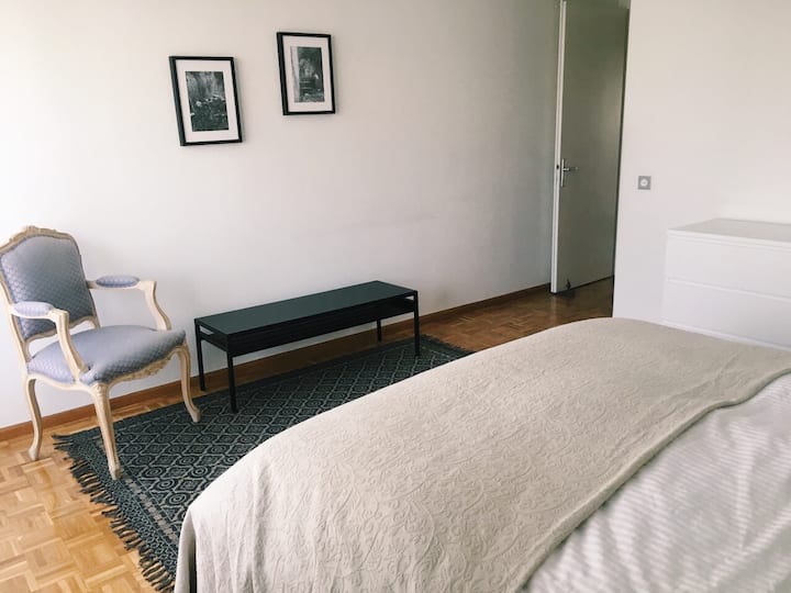 Large 2br Apartment - 5mins Walk To Un - Genève