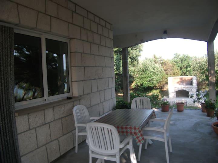 Apartman 2 Bilin ŽAl - Lumbarda