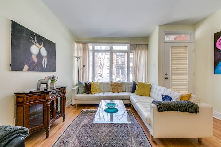 Newly Decorated 2br Yorkville Home - Toronto