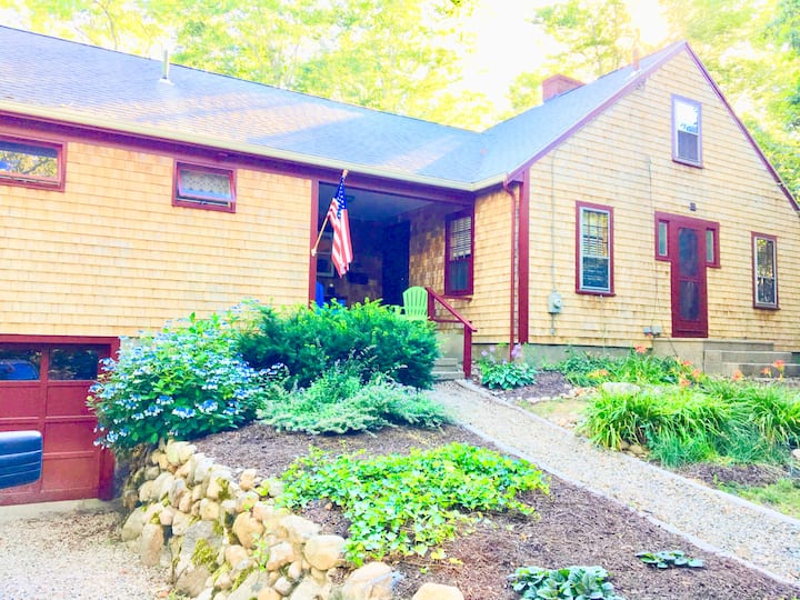 Woods Hole Paradise W/private Beach - Falmouth, MA