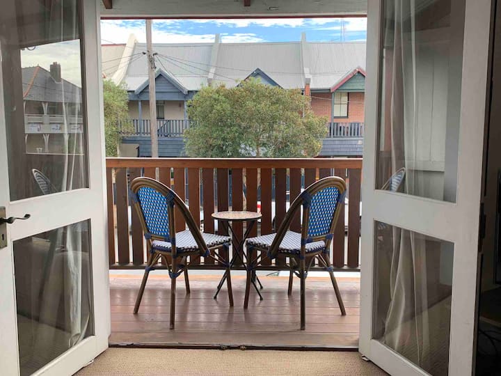 Unique And Charming Terrace In Newcastle - Merewether
