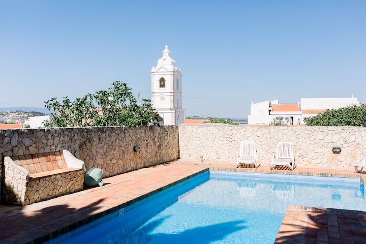 Hidden Gem With Pool & Garden In Historical Center - Lagos