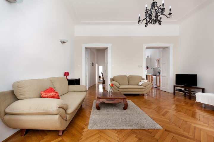 Nouveau: Centre-ville, Grand Appart - Budapest