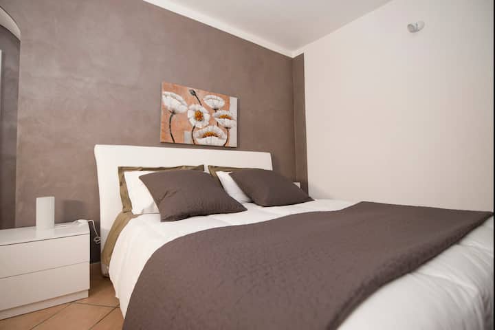 B&b Alberini, Noto. Camera Fior Di Loto - Noto