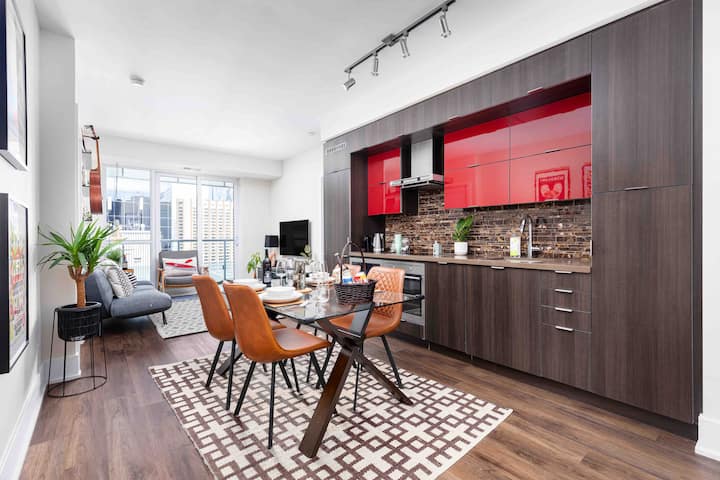 Modern 2br 2bath Urban Core Hotel-style Condo - Toronto