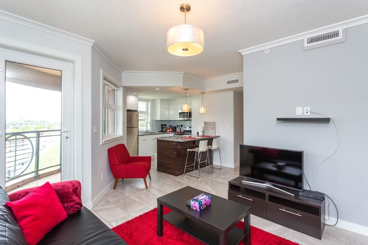 Corner Unit, Chinatown, Telus Centre, River View. - Calgary