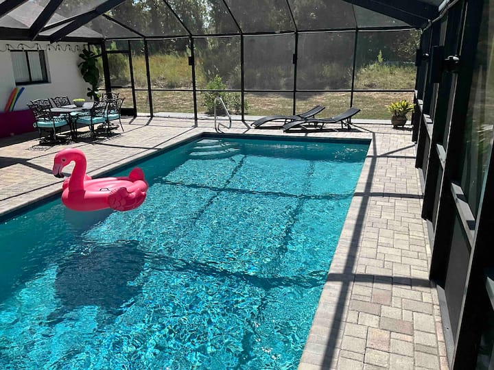 King Beds ~ Large Pool ~ Central Location - Spring Hill