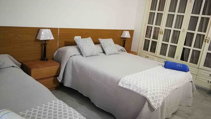 Habitación Grande En Un Ala De La Casa, Baño - Bollullos de la Mitación