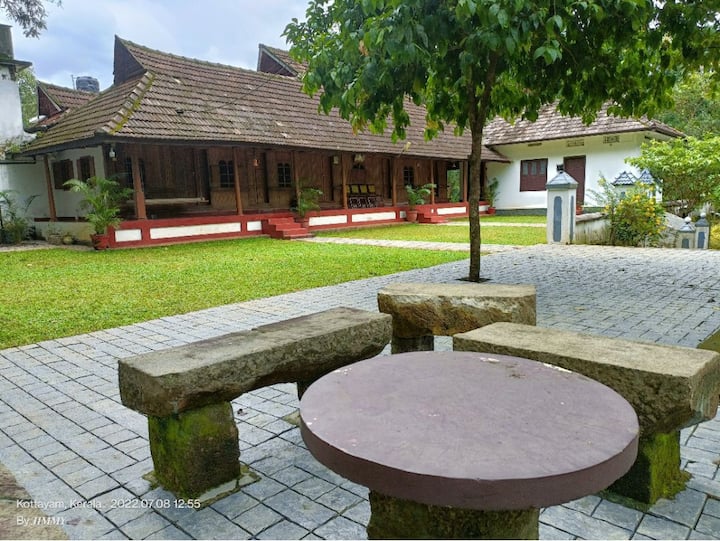 Earathu Heritage Home - Pala