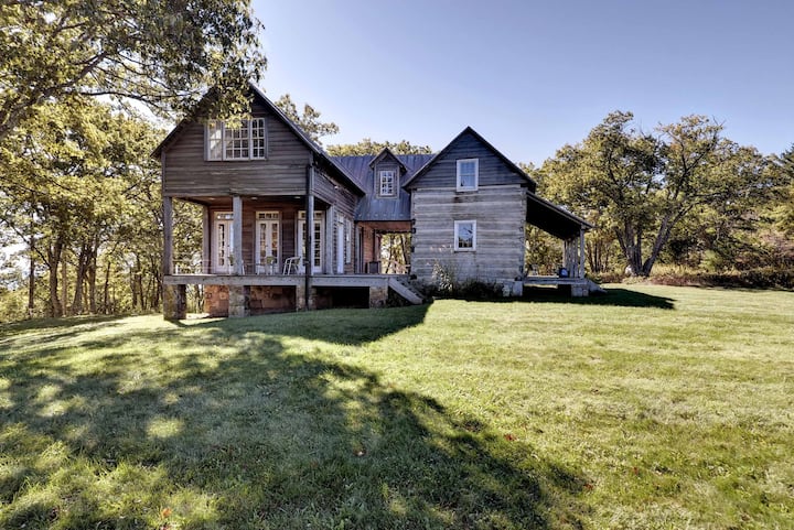 Warm Springs Mountain Cabin W/ Modern Style - Hot Springs, VA