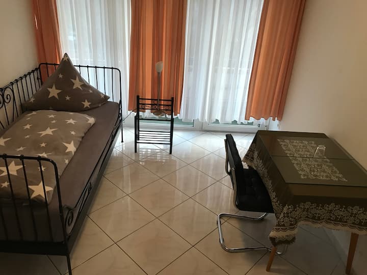 Ruhiges Zentrumnahes Privatzimmer In Wg - Erlangen