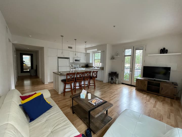 Resort Style Apartment In Irvine - Aliso Viejo, CA