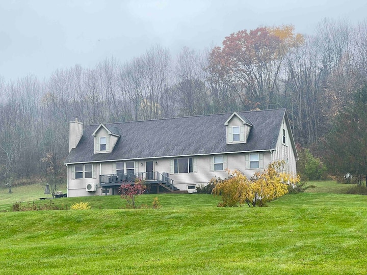 Peaceful Mountain View 5 Bedrooms Lake Front! - Oquaga Creek State Park, Bainbridge