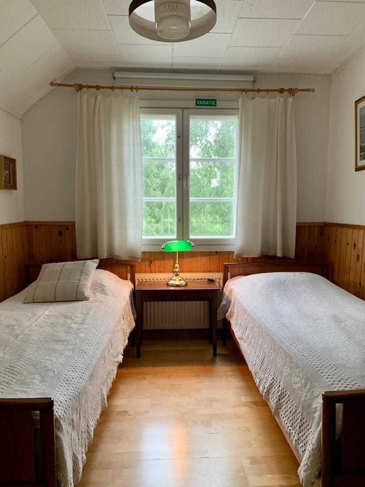 Vanhan Kansakoulun Pieni Opettajanhuone - Oulu