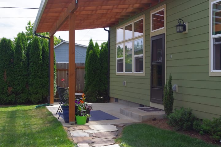 Bright, Quiet,  And Private Guest House - Portland, OR