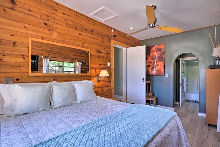 182 Main St.  · Cozy Historic Home W/ Hot Tub & Ba - Kanab, UT