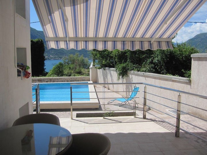 A Balcony With The Amazing View! - Kotor