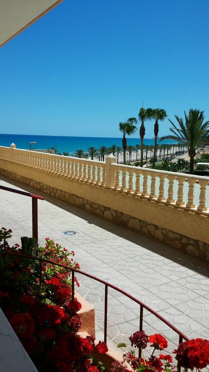 Bonito Piso 1° Línea De Playa Y Aíre Acondicionado - El Campello