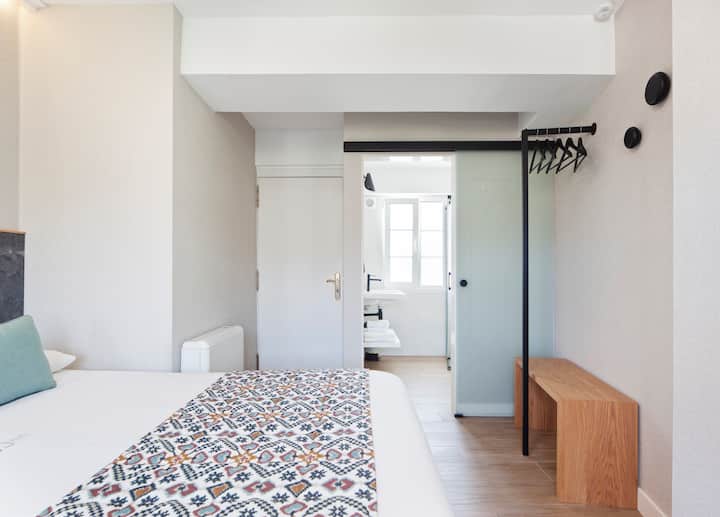 Habitación Doble Con Cama Supletoria - Santiago de Compostela
