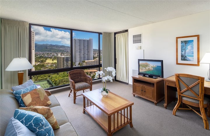 Waikiki Sunset Mountain View W/ 1 Parking - Honolulu