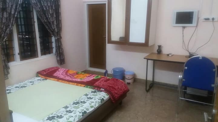 A Home In  The  Hills - Kattappana