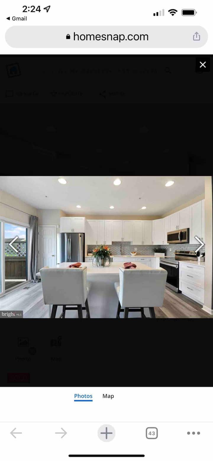 Privat Room In A Beautiful Town House. - Essex, MD