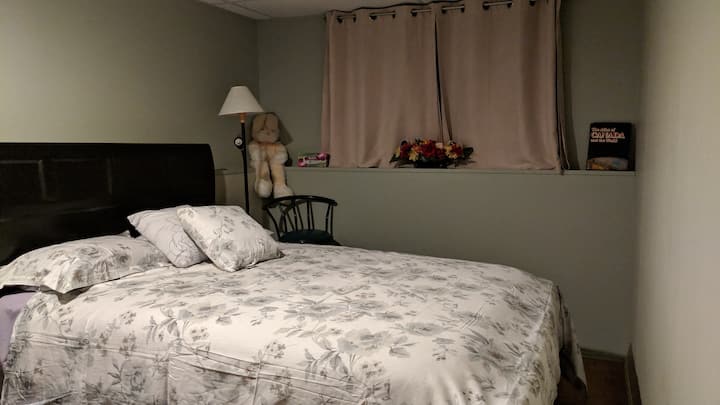 Lovely Room With Great Location And Environment - Saskatoon