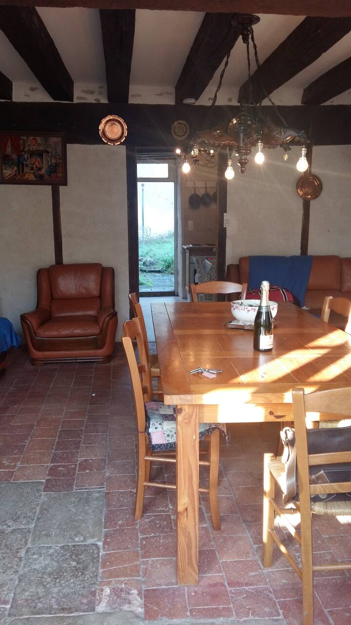 Maison Typique Et Charmante En Bourgogne - Corbigny
