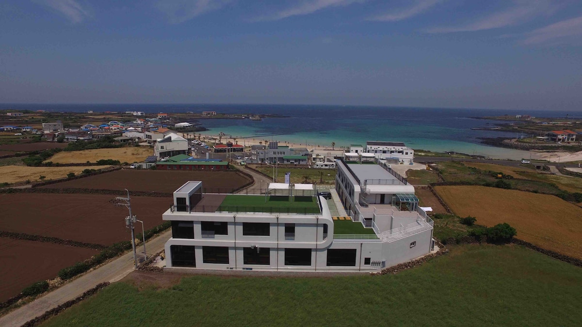Udo Whale Pension # 3 - Udo-myeon, Jeju-si, South Korea | Airbnb - Airbnb