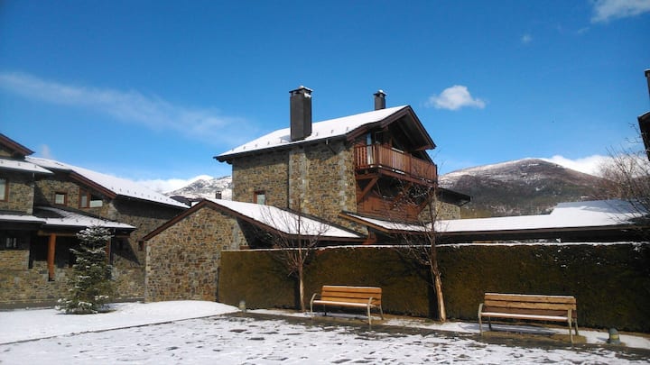 Gran Casa Con Jardín Y Piscina Para 6 - Familias - Masella
