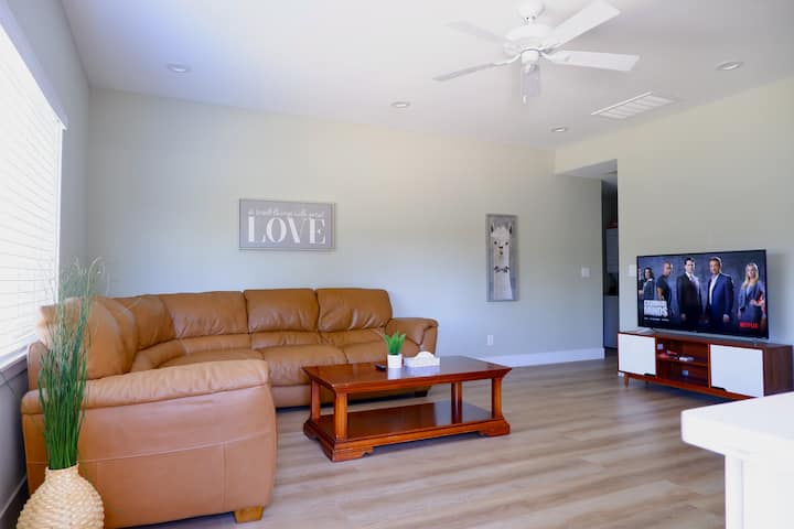 Clean Modern 2bd/2ba House Near Downtown San Mateo - San Mateo, CA