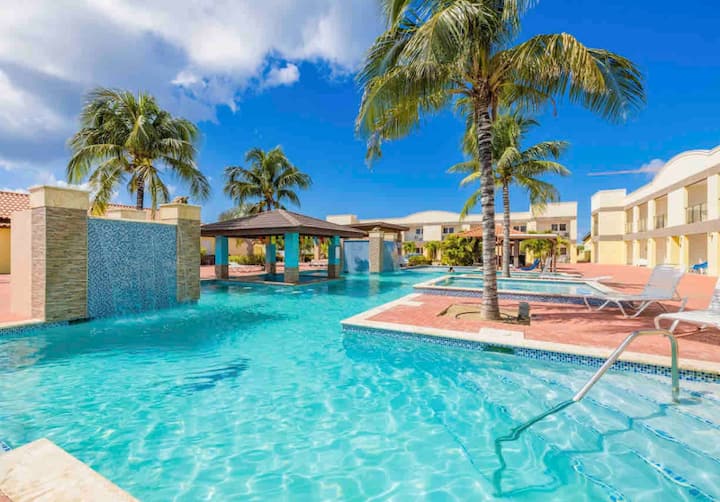 Luxe 1 Bdr Eagle Beach Condo - Walk To The Beach! - Aruba