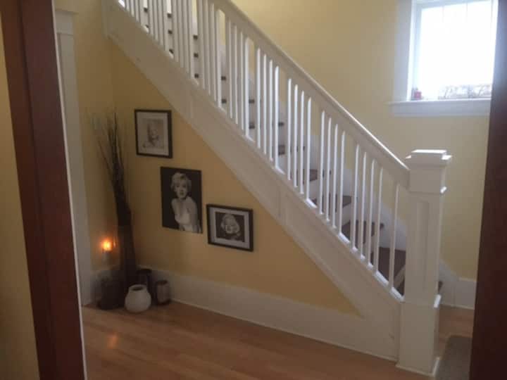 Quality And Ideal Location (Queen Bed) - Regina