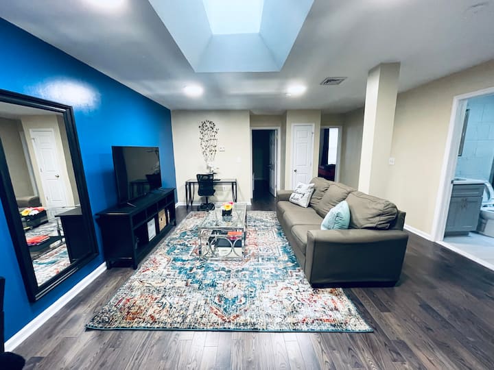 Cozy Beautiful 2bd Apt In Center City - Philadelphia, PA