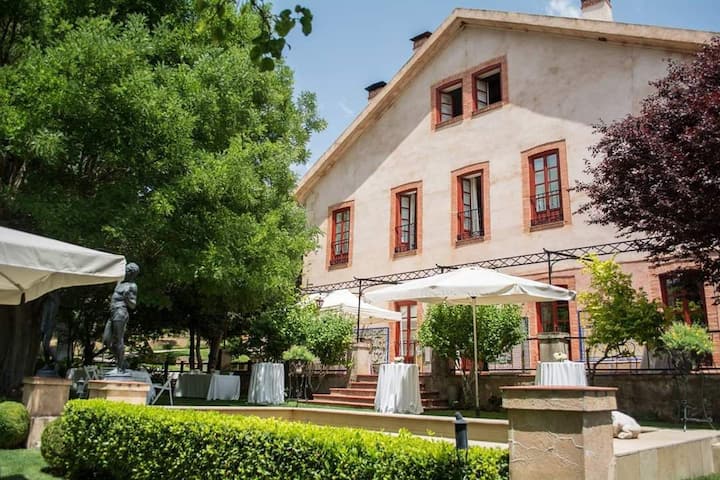 Exclusive 19th Century Palace On A Private Estate - Sigüenza