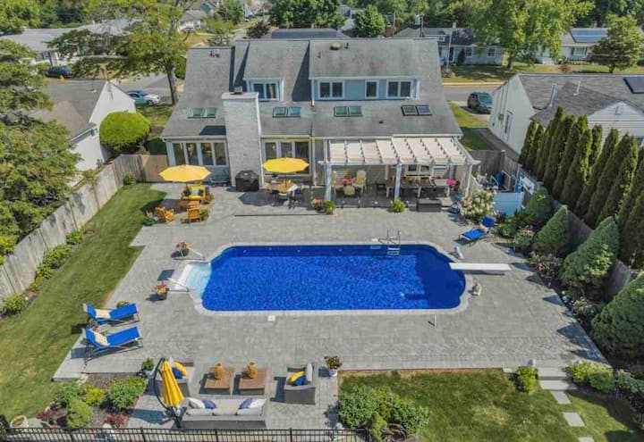 Spacious Beach Home 2 King Suites + Fire Pit, Pool - Point Pleasant Beach, NJ