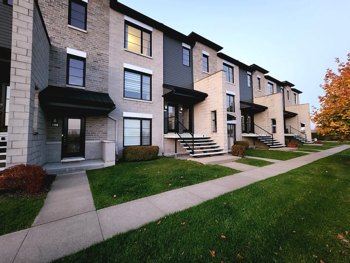 Longterm - 112sq Meter Condo With Private Parking - Québec City