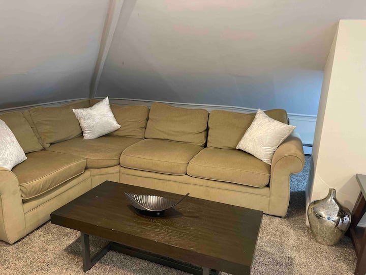 Roomy Two Bed Five Mins To Downtown Providence - Providence, RI
