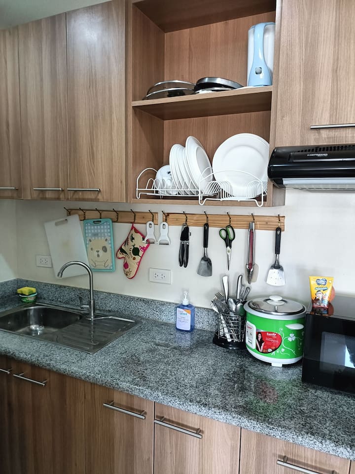 Midpoint Lovely 1 Br Condo W/ Pool & Gym Fast Wifi - Mandaue