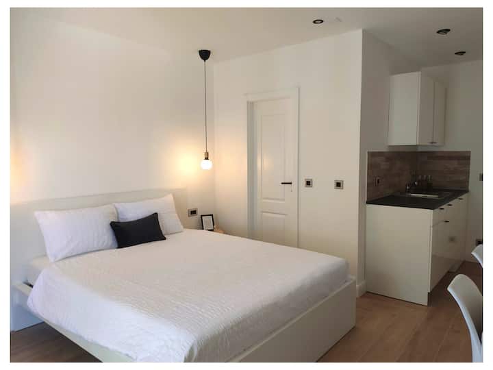 2.mina Lux Jelsa, Studio Apartman, Balkon+parking - Jelsa