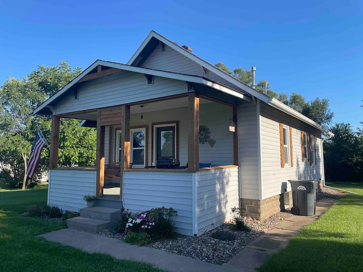 Cozy 2 Bedroom Private House - Goose Lake, IA
