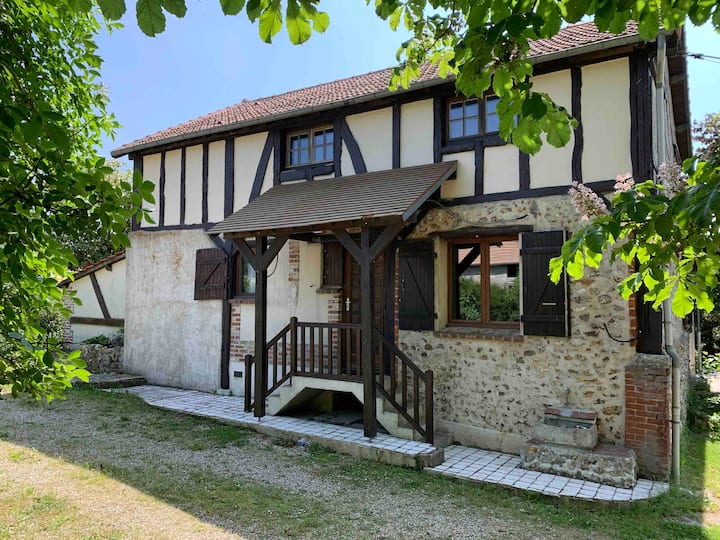 Maison De Famille à La Campagne (Classée 3*) - Les Andelys