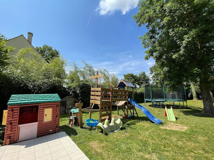 "Le Paradis Des Enfants" à Marles 
15mn Disneyland - Seine-et-Marne