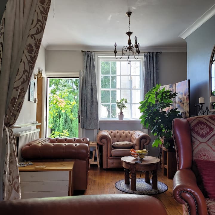 Large Private Bedroom And Private Bathroom. - Rudyard Lake