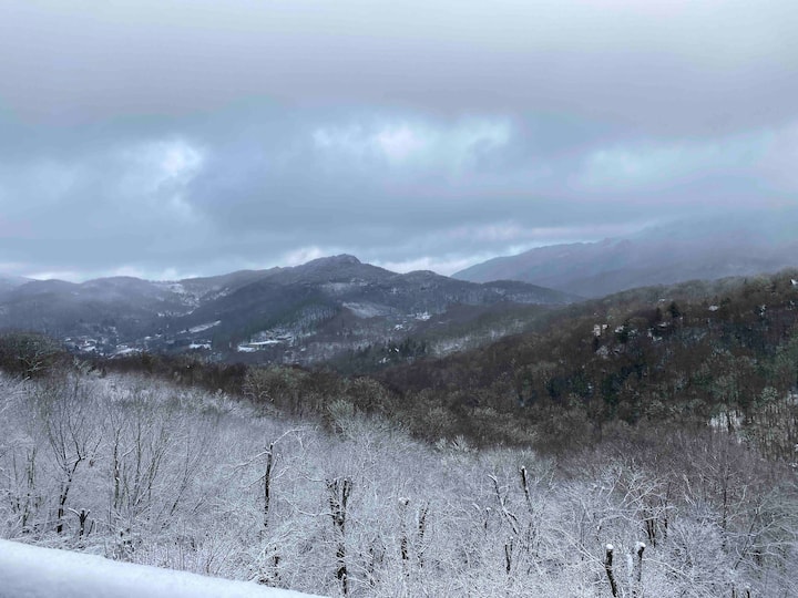 Amazing Views! Relax, Hike, Ski, Great Location! - Sugar Mountain, NC
