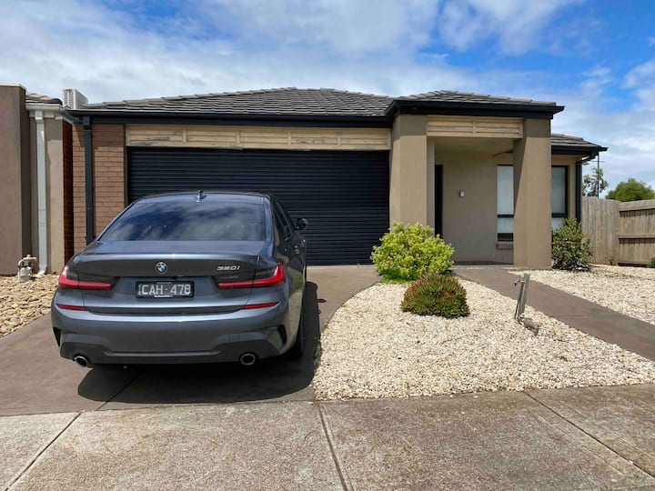 30 Minutes To Airport-4bedr House-free Parking-122 - Melton