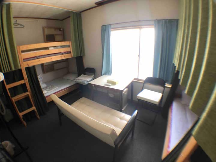 Bunk Bed Private Room In〖motomachi House〗 - Hokkaido